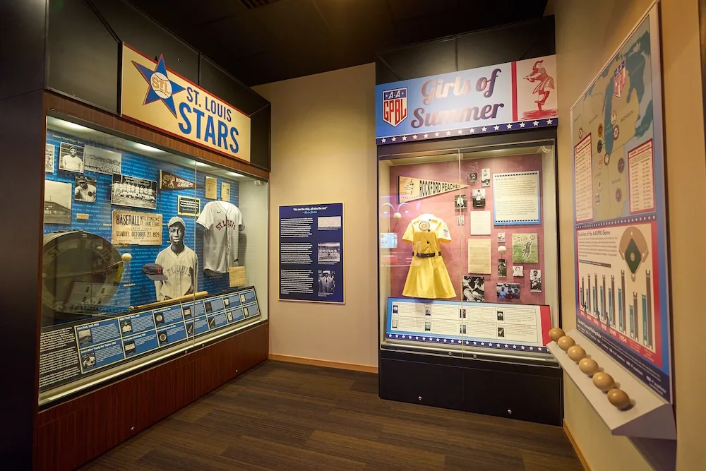 Step inside Cardinals history at the Cardinals Hall of Fame and Museum ...